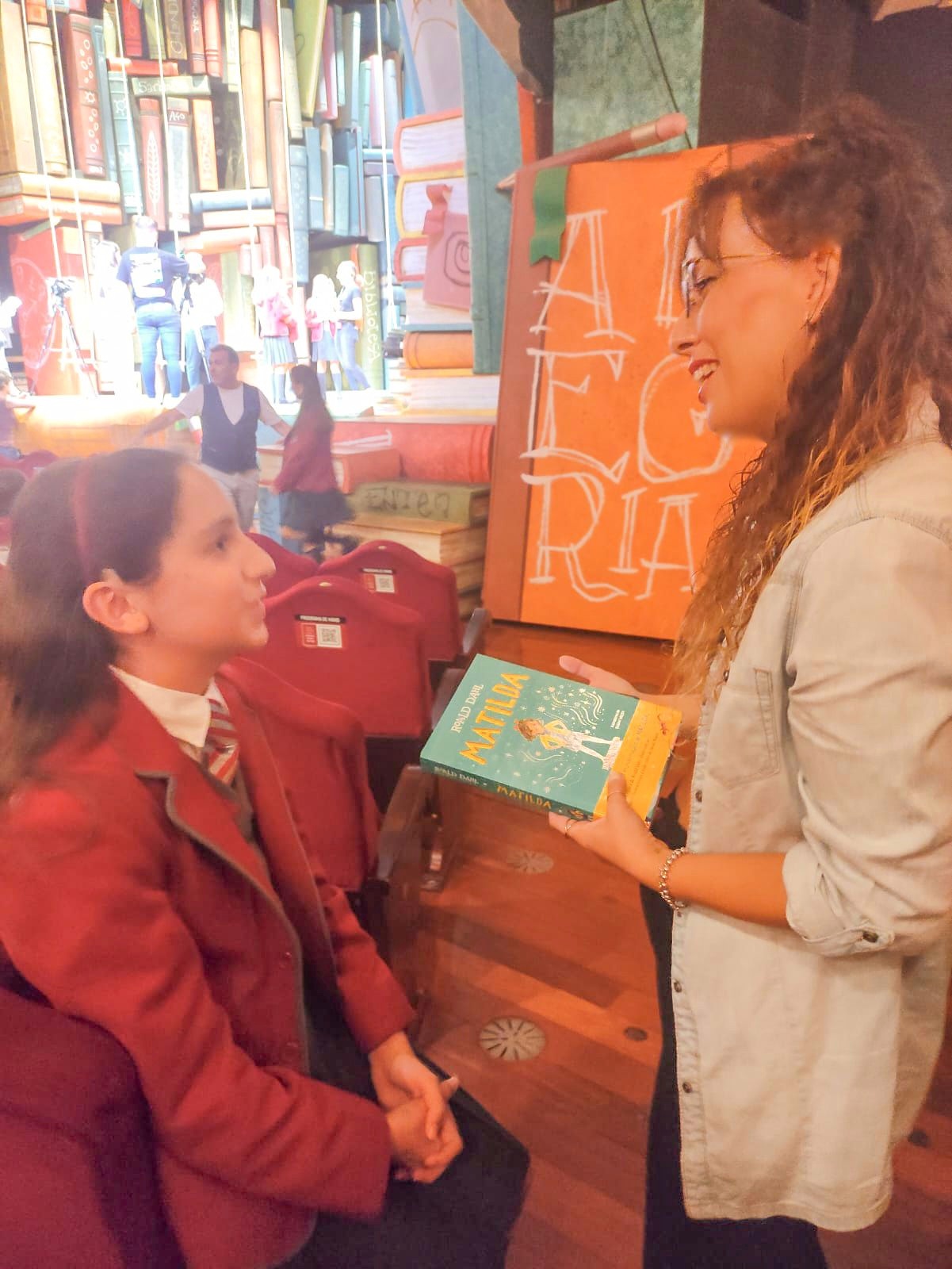 Entrevistamos a la actriz de "Matilda El Musical" - Hilo Creations